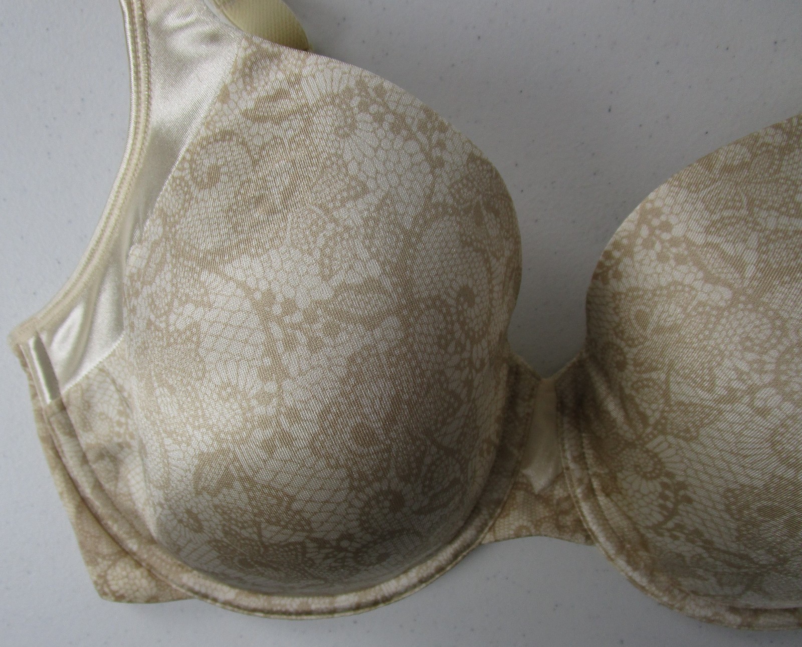 44ddd Beige Lace Love My Curves Incredibly Side Smoothing Bra Playtex ...