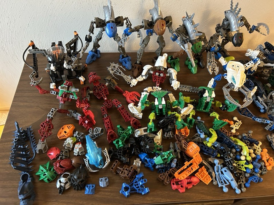 LEGO Bionicle Large Lot Figures Parts Pieces Some Rare 2000’s Nearly 5 ...