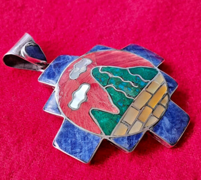 Peruvian pendant with a Machu Picchu design made of Silver with ...