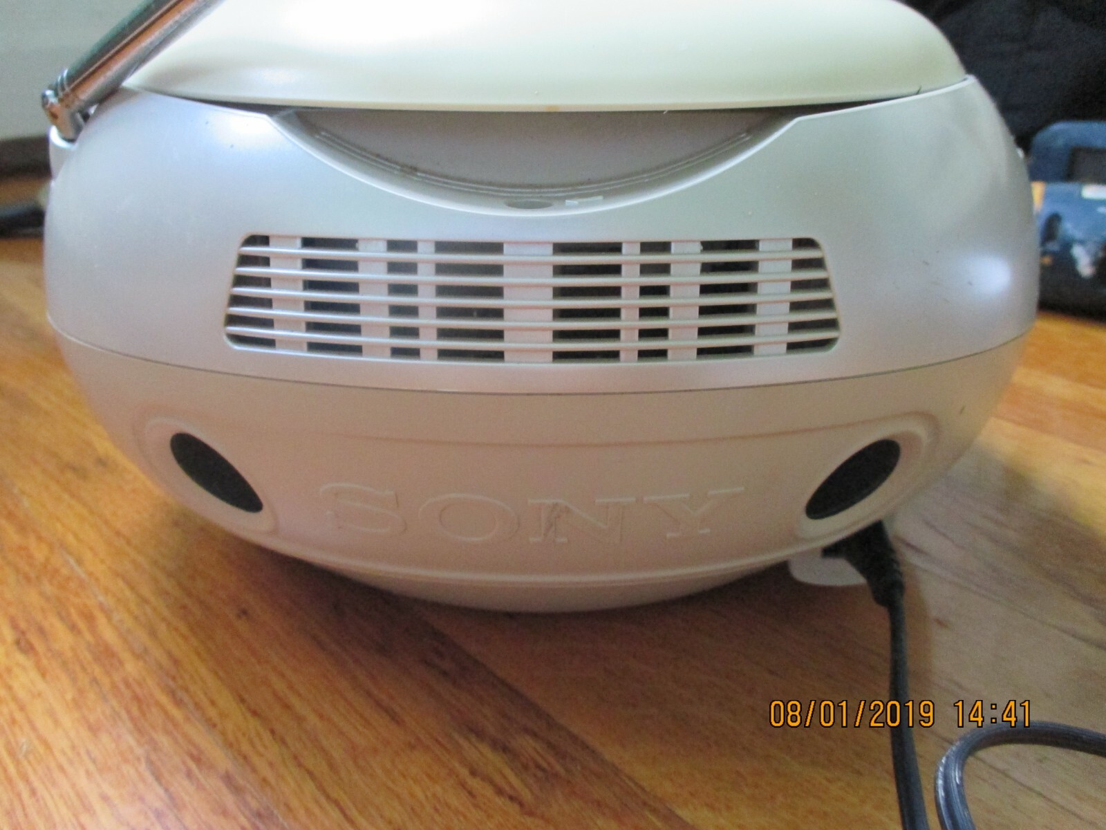 Sony CD/Radio/Cassette Recorder Boom Box CFD-E90 LIKE GOLD DAMAGE ...