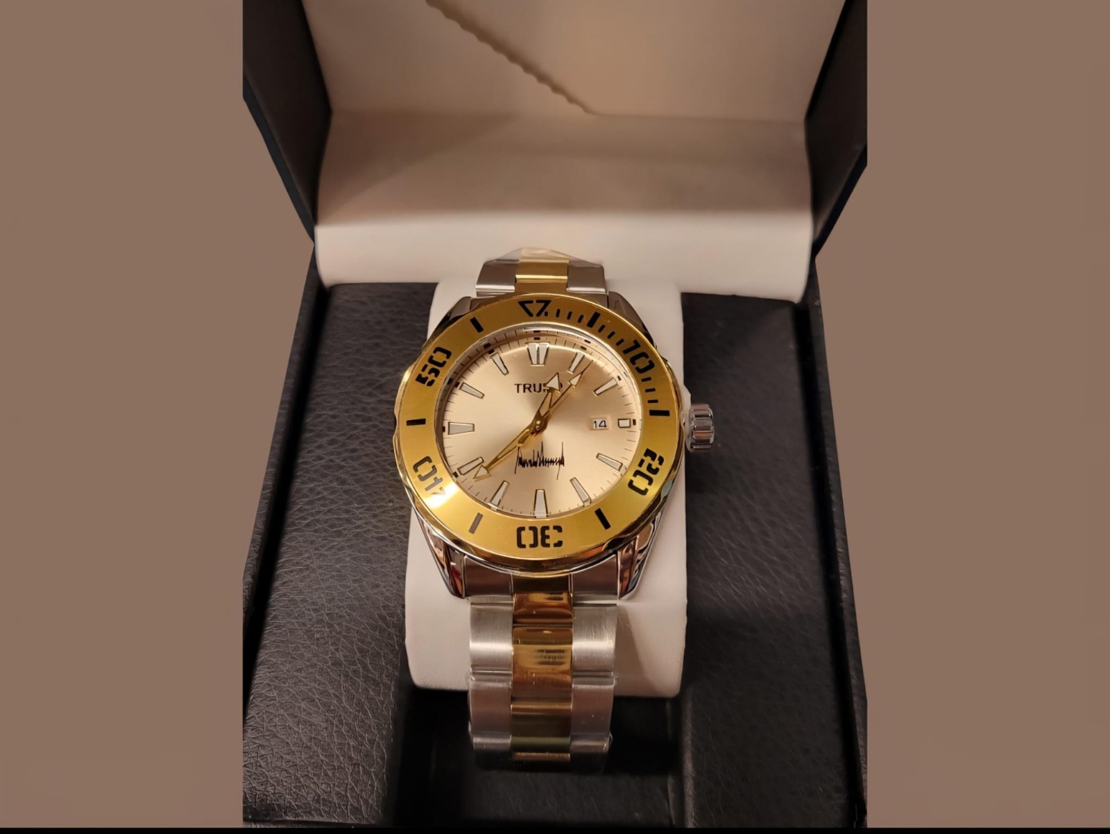Donald Trump Signature Two Tone Gold Dial 3-Hand Date Watch, Limited ...