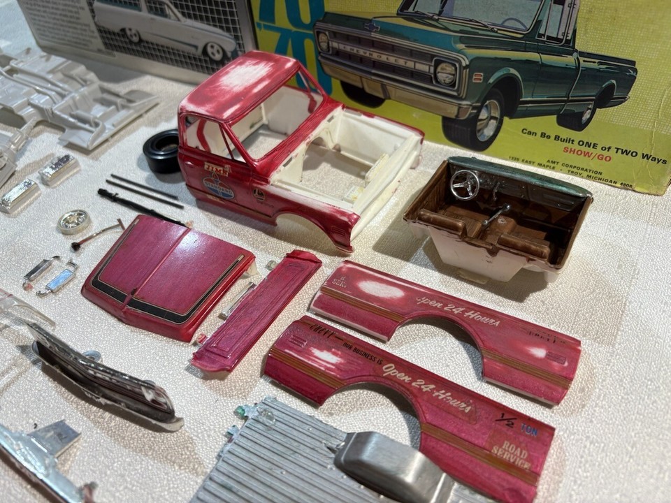 AMT 70 CHEVY PICKUP 61 FORD RANCHERO PARTS LOT MODEL KITS 1/25 + T ...