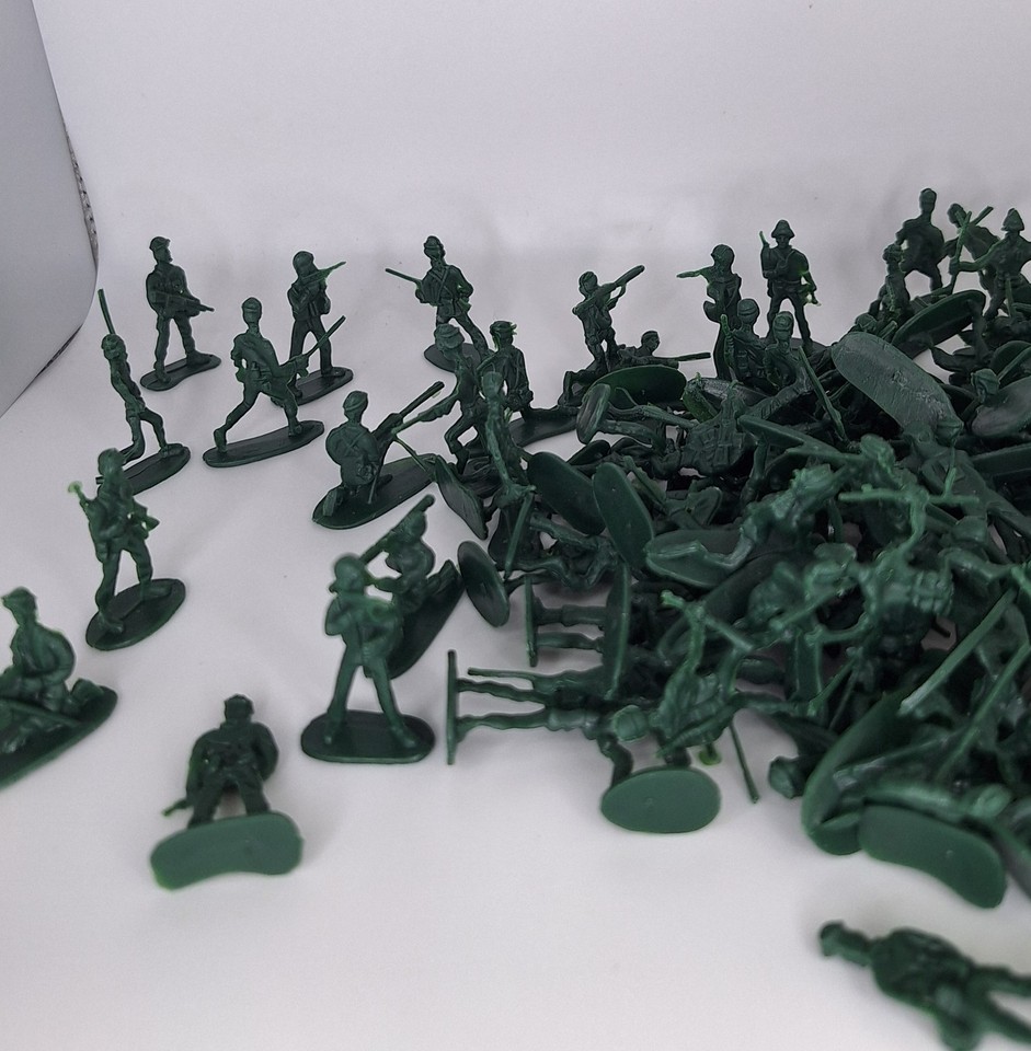 100 Green Army Men Toy Soldiers Figures Military Plastic Army Set Kids ...