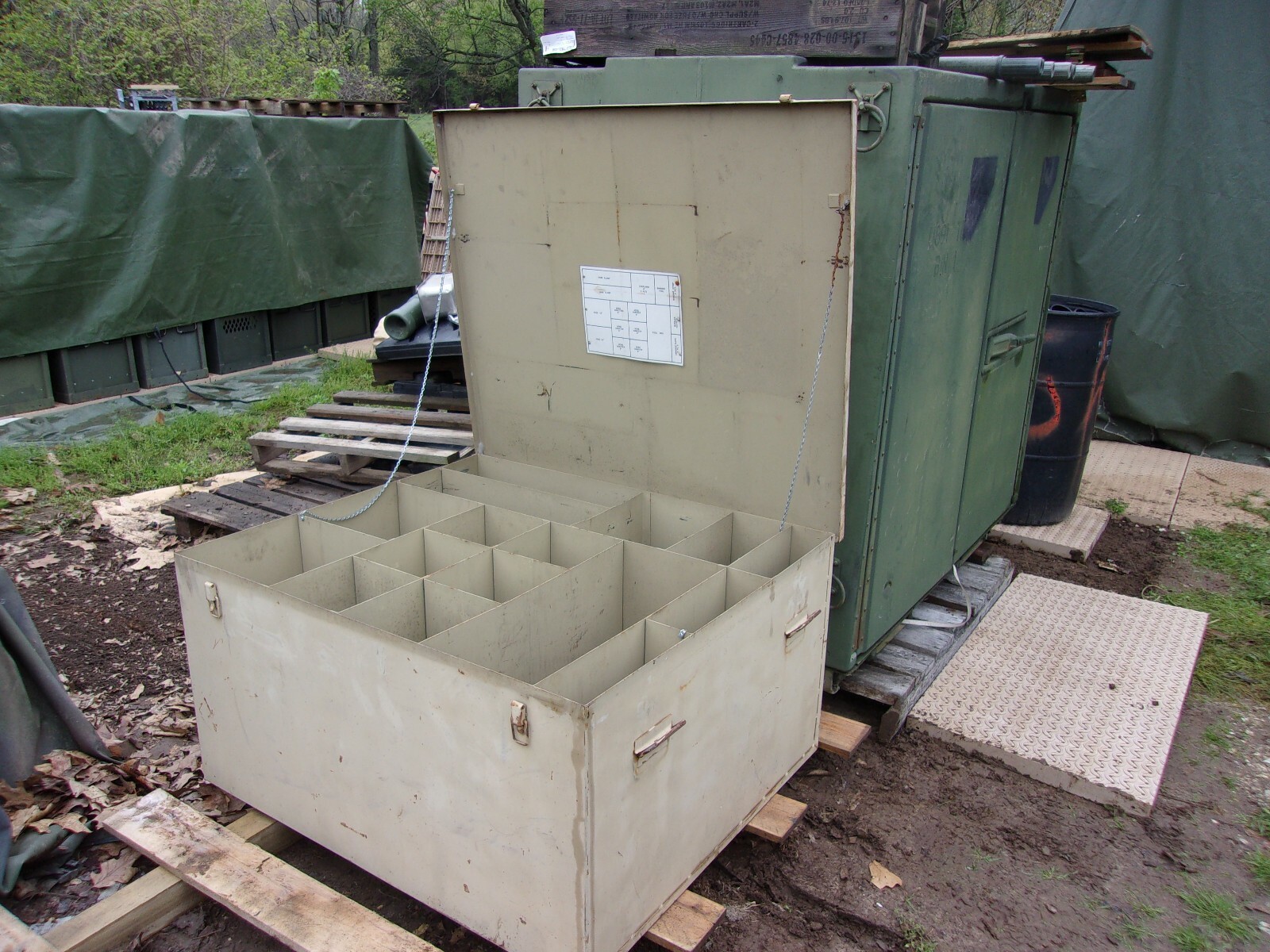 MILITARY SURPLUS STORAGE CONTAINER CASE JOB TOOL BOX 43x36x22 STEEL US ...
