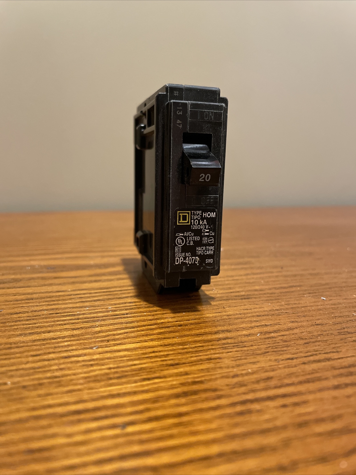 Square D HOM120 20 Amp 1 Pole Type HOM Circuit Breaker | eBay