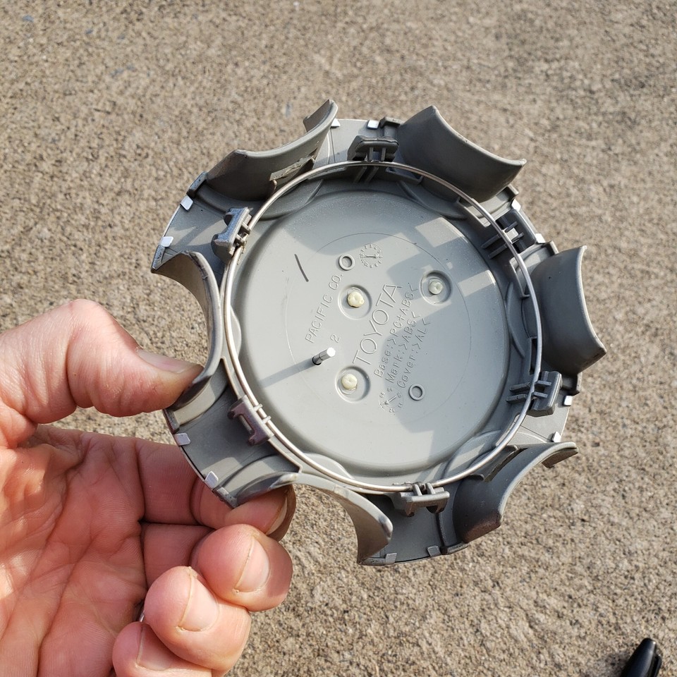 Toyota 4Runner Wheel Center Cap 10 11 12 2013 4260B-35010 17" Hubcap ...