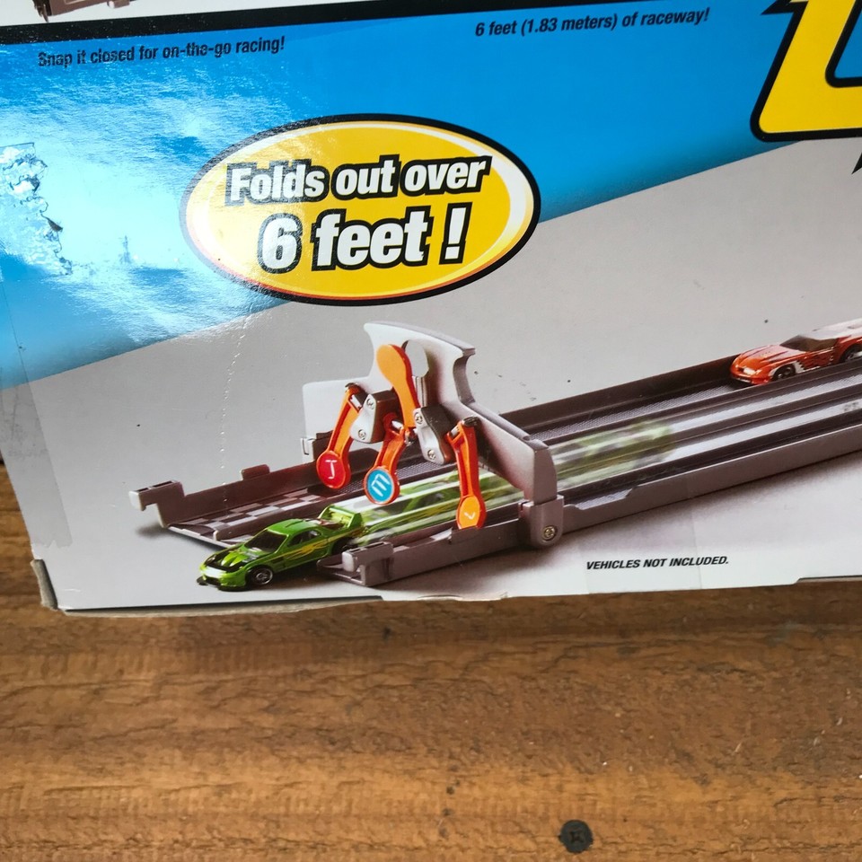 HOT WHEELS 4 LANE RACEWAY 6 FT. FOLDING PORTABLE RACE TRACK 2006 MATTEL ...