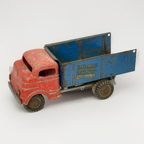 Structo Toys 1950s Wind-Up Pressed Steel Dump Truck-Toyland ...