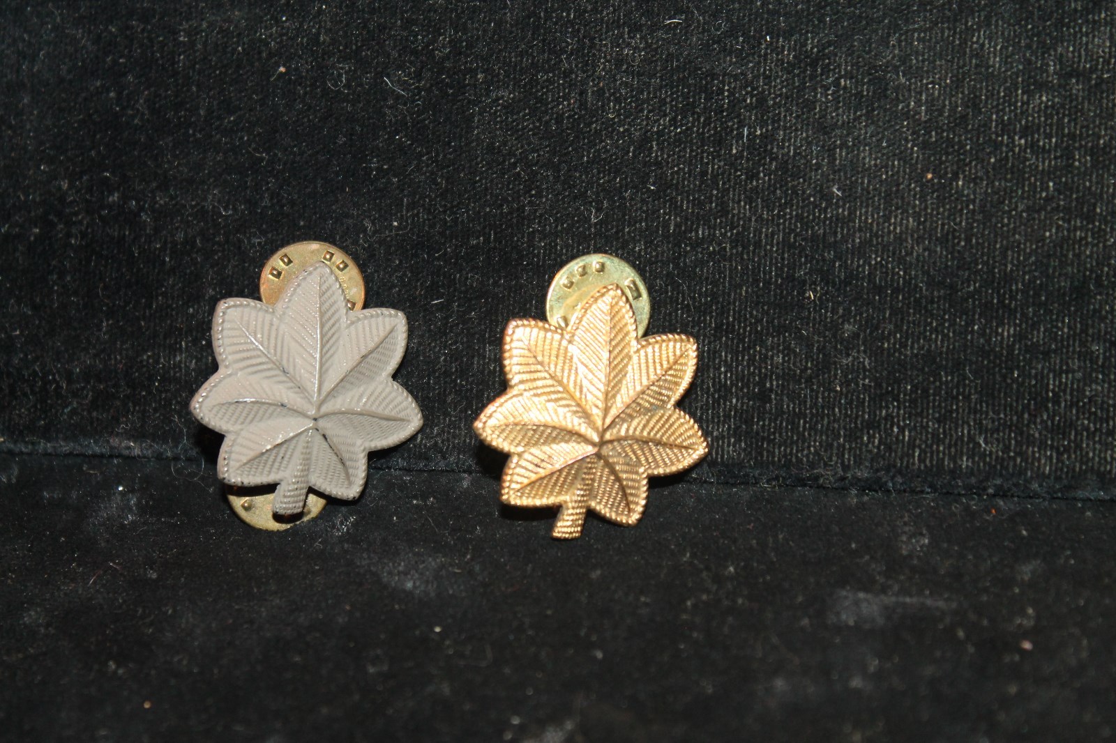 2 US Military Lieutenant Col. Oak Leaf Insignia Pins Major | eBay