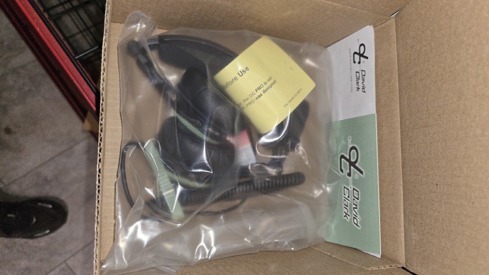 NEW David Clark DC PRO-2 Aviation Headset: Ultra-Lightweight Comfort ...