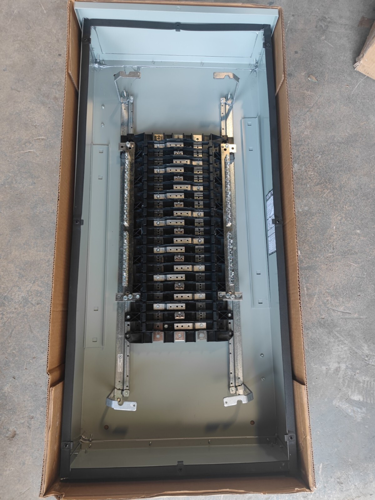 SIEMENS 250 AMP PANELBOARD 480 277 V 3PH 4W 42 Cir NEMA 3R Outdoor ...
