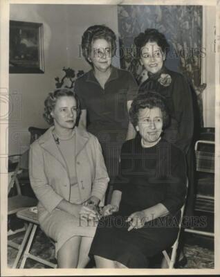 1967 Press Photo Sara Mayo Hospital Guild planning their benefit ...