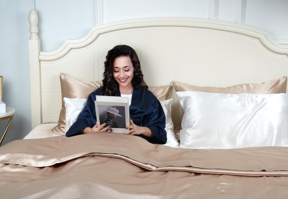 100% Mulberry Silk Pillowcase for Hair and Skin, 22 Momme Pure Natural ...