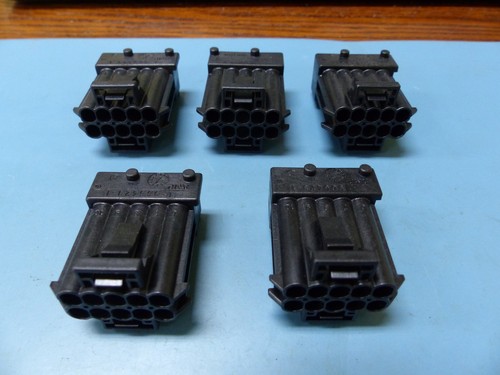 AMP 1-965423-1 Qty of 5 per Lot Automotive Connectors TAB HOUSING2,8 ...