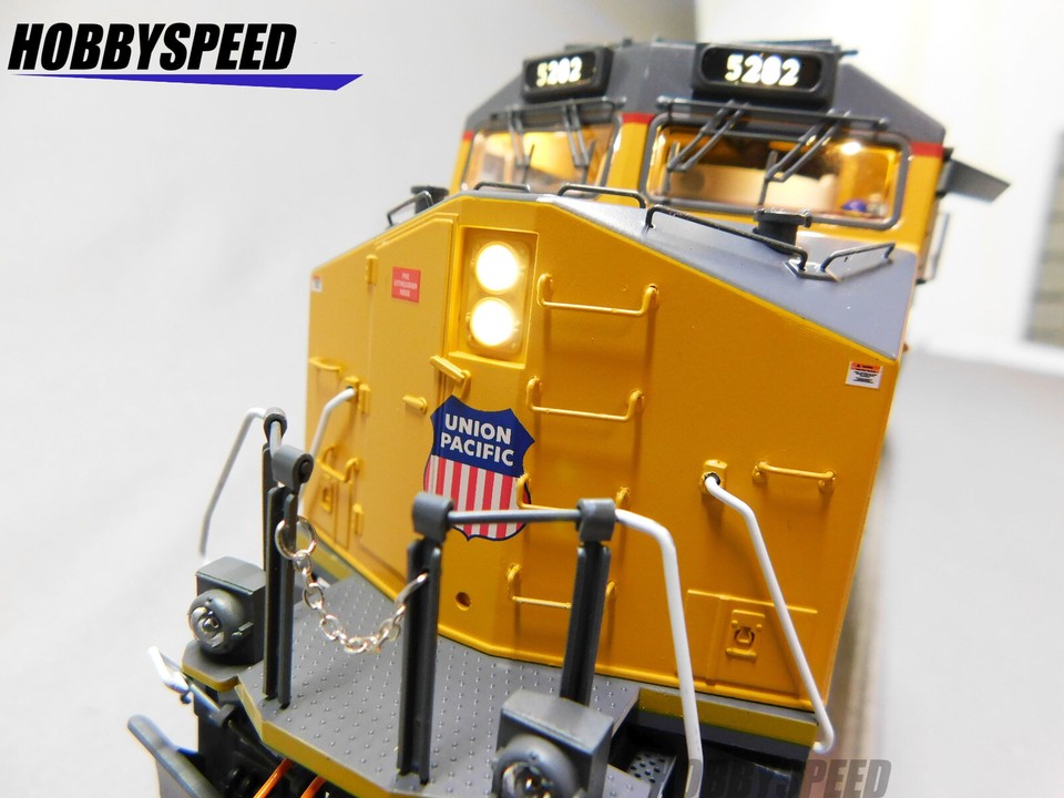 LIONEL BTO UNION PACIFIC UP LEGACY ES44 DIESEL LOCOMOTIVE O GAUGE ...