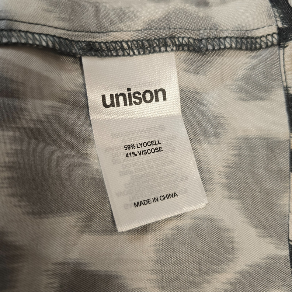 New Unison Womens Crop Tank Top Size 10 Beige Black Animal Print V-Neck ...