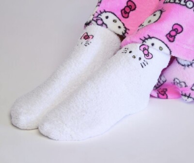 Hello Kitty & Friends x Forever 21 Holiday Fuzzy White Socks | eBay