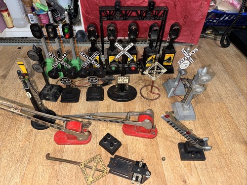 Lot Of O Gauge Marx Lionel Trains Crossing Railroads Signals Signal ...