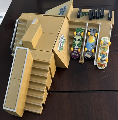 Tech Deck Skate Park with ramps rails stairs and 3 finger skateboards ...