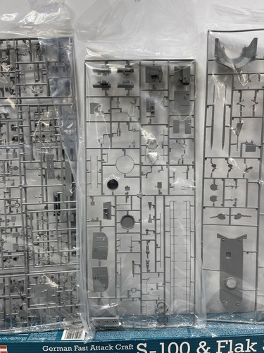 REVELL 1/72 SCALE GERMAN FAST ATTACK CRAFT S-100 & FLAK 38 - MODEL KITT ...