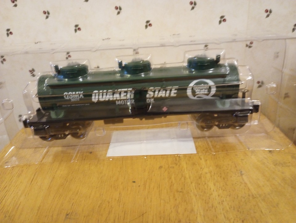Menards Gold Line 279-2679 "Quaker State Oil Tanker Green" NIB!! | eBay