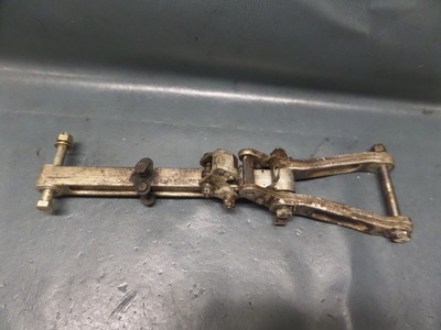 PIPER PA-23-250 AZTEC F AIRCRAFT MAIN LANDING GEAR DOWN LOCK DRAG BRACE ...