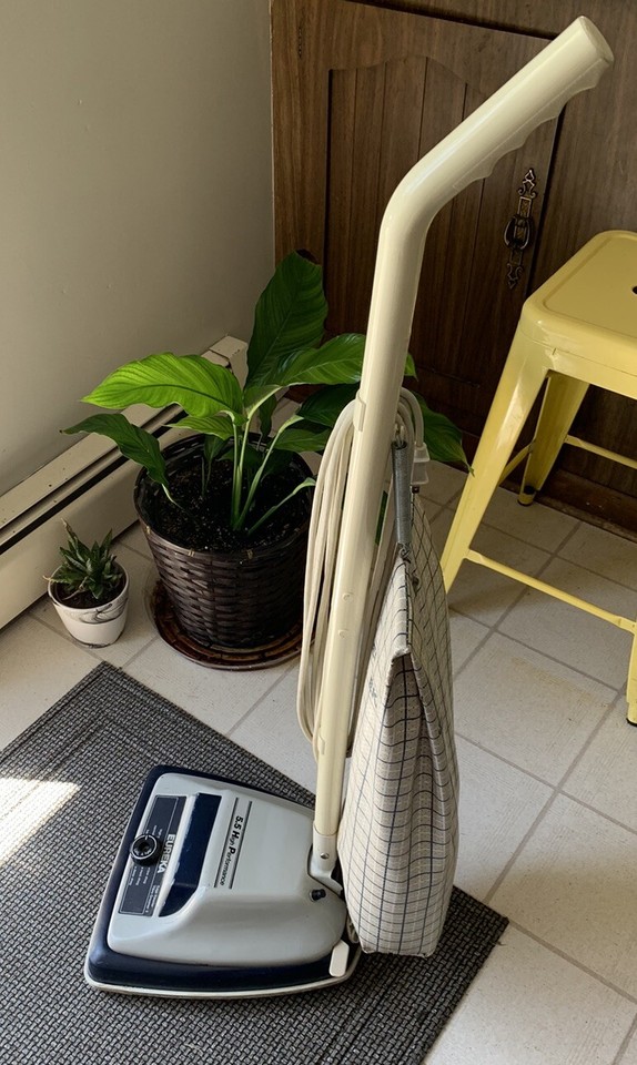 Vintage EUREKA Upright Vacuum Cleaner 1945 B 1945B DARK BLUE & GRAY ...