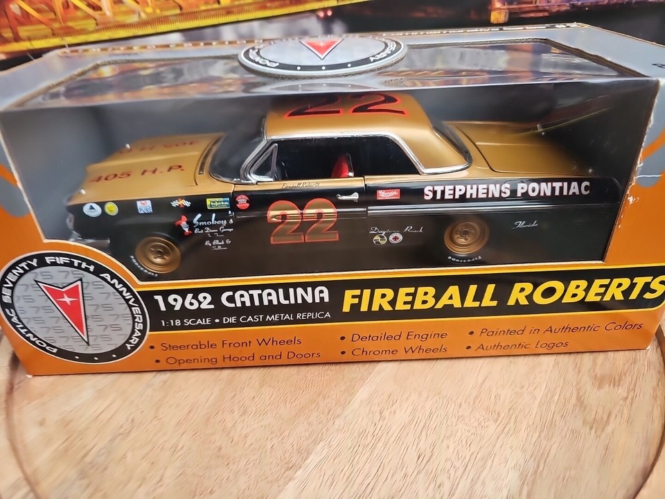 1:18 ERTL 1962 PONTIAC CATALINA FIREBALL ROBERTS #22 STEPHENS PONTIAC ...