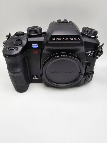 Konica Minolta MAXXUM 7D 6.1MP Digital SLR Camera - Black (Body Only ...