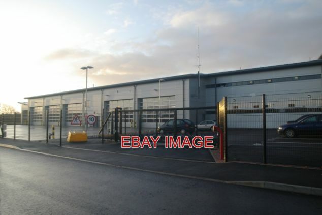 PHOTO APPLIANCE BAYS AT HIGHFIELDS FIRE STATION HASSOCKS LANE ...
