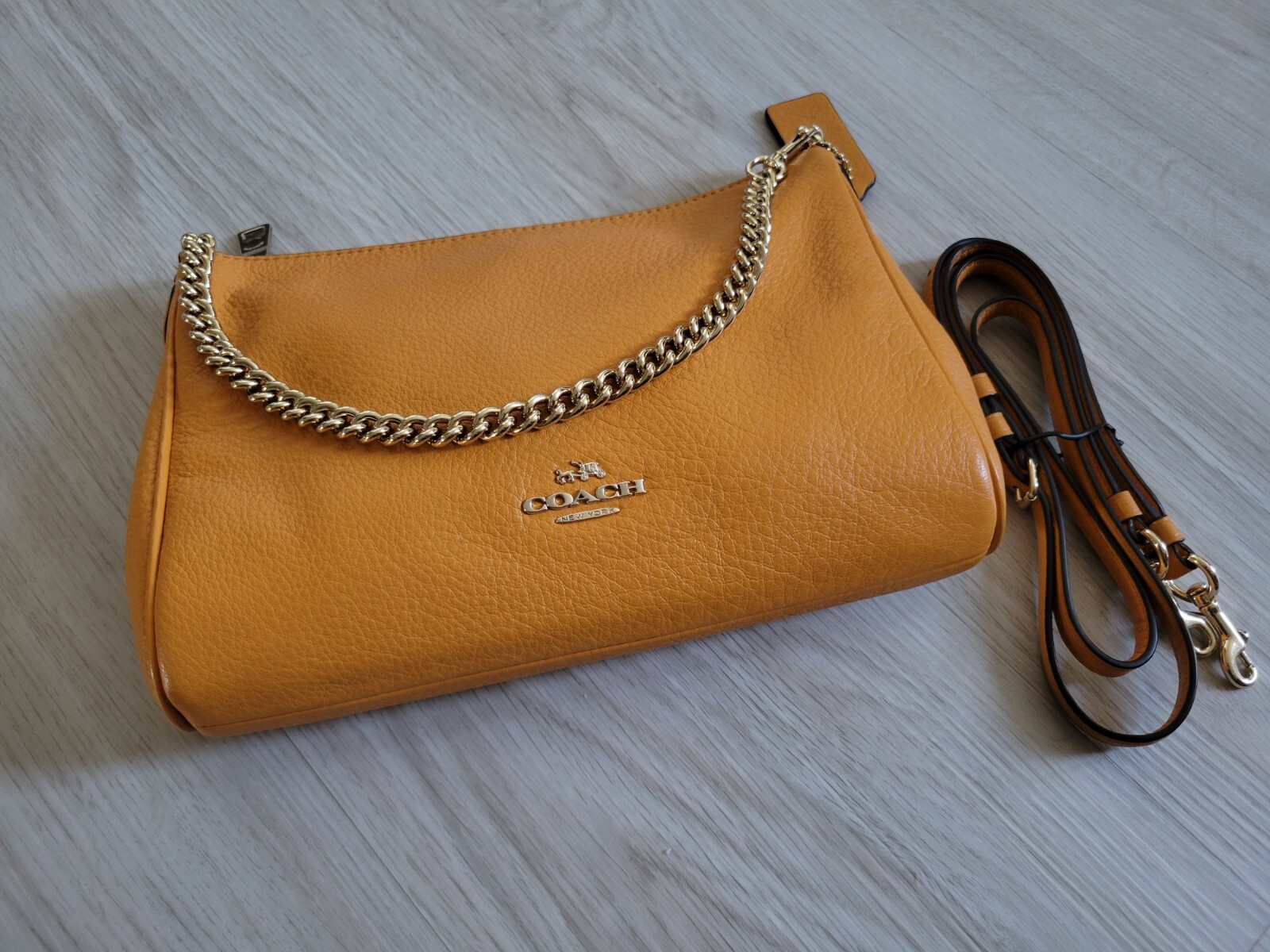 COACH Carrie Crossbody Tote Pebbled Leather F36666 Or… - Gem
