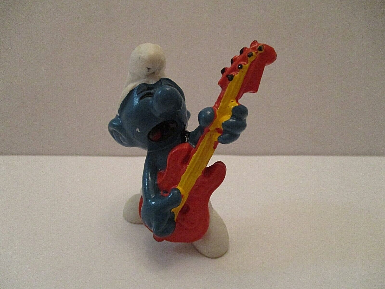 VINTAGE SINGING GUITAR PLAYING SMURF 1980 SCHLEICH PEYO | eBay
