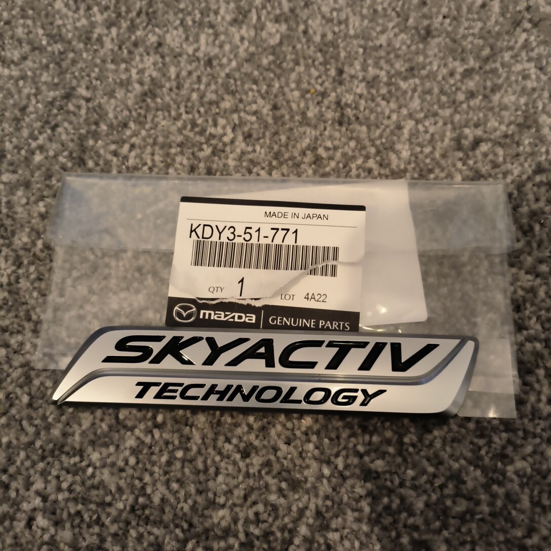 Logotipo De Mazda Skyactiv Trunk Lid Emblem (logo) For Mazda CX 3