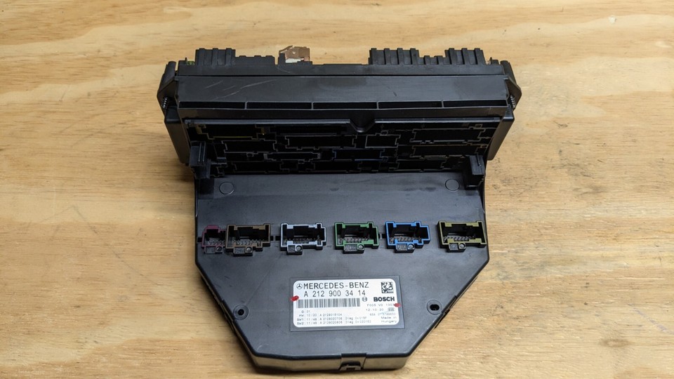 2012-2013 MERCEDES C250 C300 FRONT SAM FUSE BOX CONTROL MODULE ...