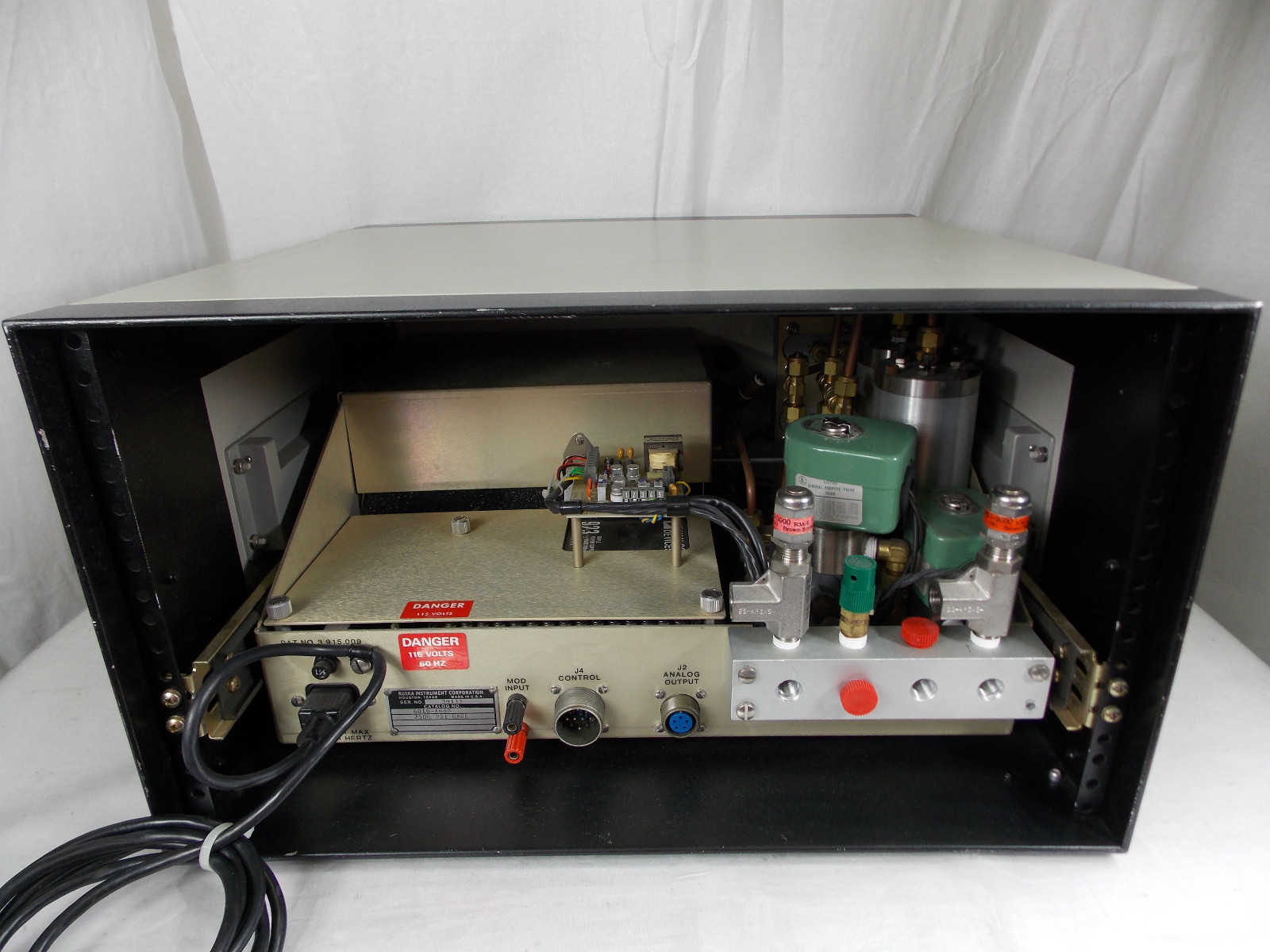 FLUKE RUSKA 6000 DIRECT READING PRESSURE GAGE 2500 PSI CONTROLLER ...