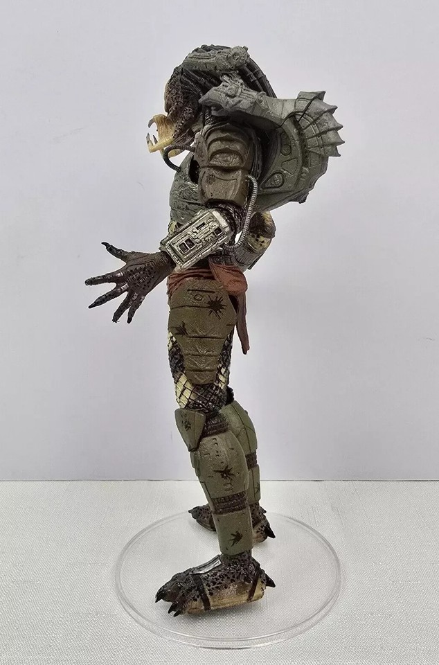 PREDATORS CLASSIC PREDATOR UNMASKED FIGURE 7inch in BOX by NECA | eBay ...