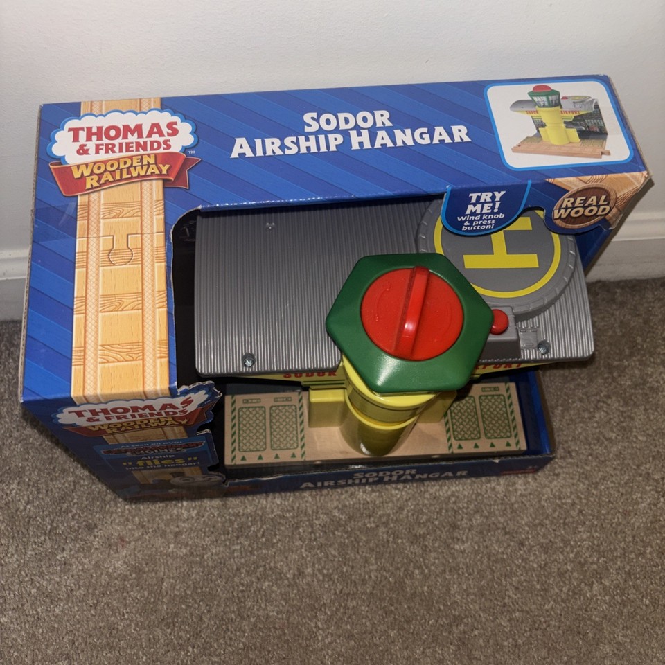 thomas and friends wooden railway Sodor Airship Hanger NIB Brand New ...