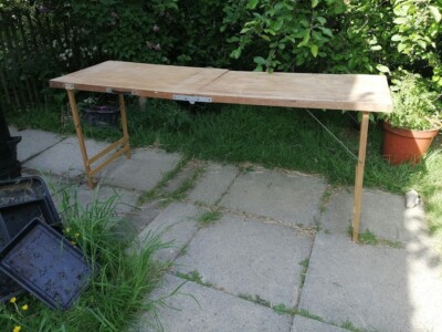 Portable wallpaper folding pasting table decorating, carboot sale etc ...