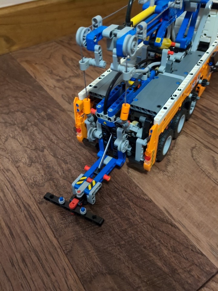 LEGO Technic Large Tow Truck 42128 Crane Building Set - Engineweong ...