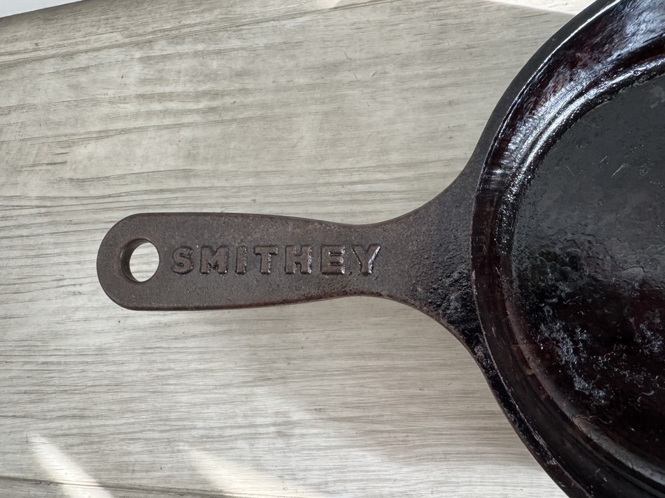 Smithey Ironware No. 6 Embossed Handle Pre-Seasoned Cast Iron Skillet ...