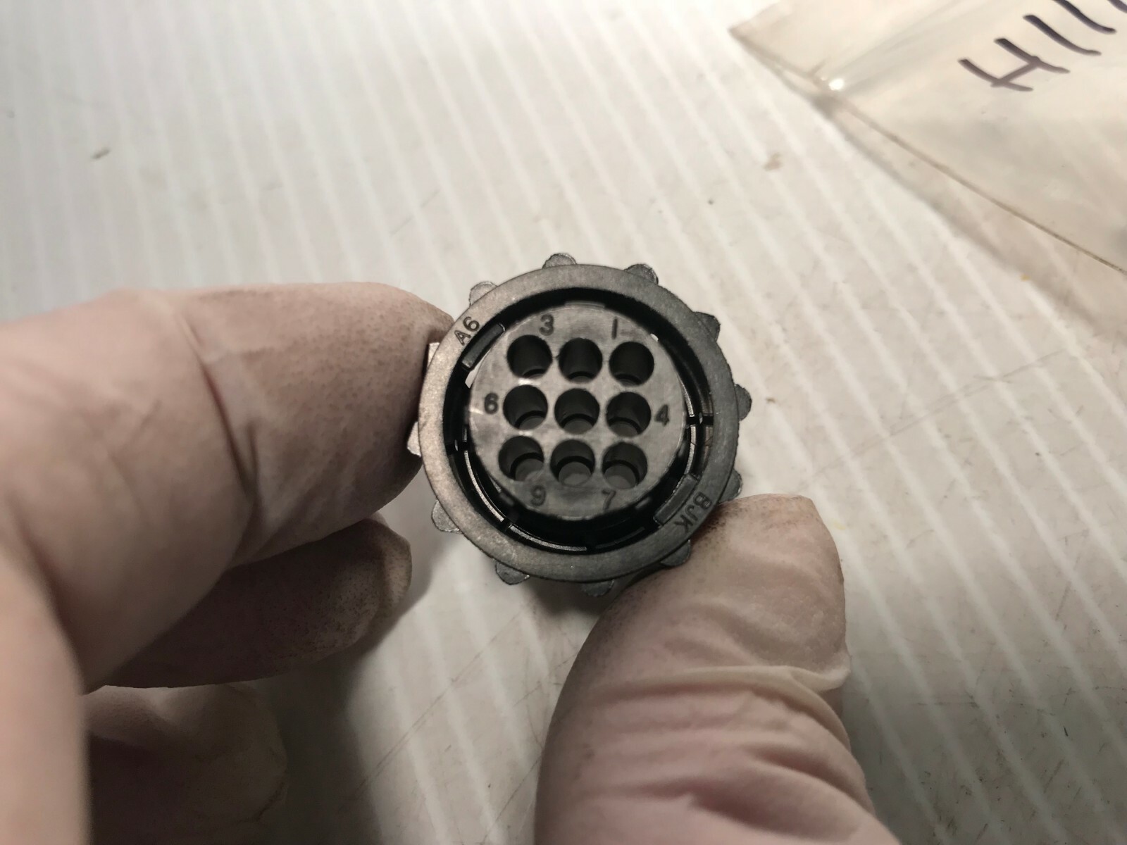 H118422 GENUINE John Deere Original Equipment ELECTRICAL CONNECTOR ...