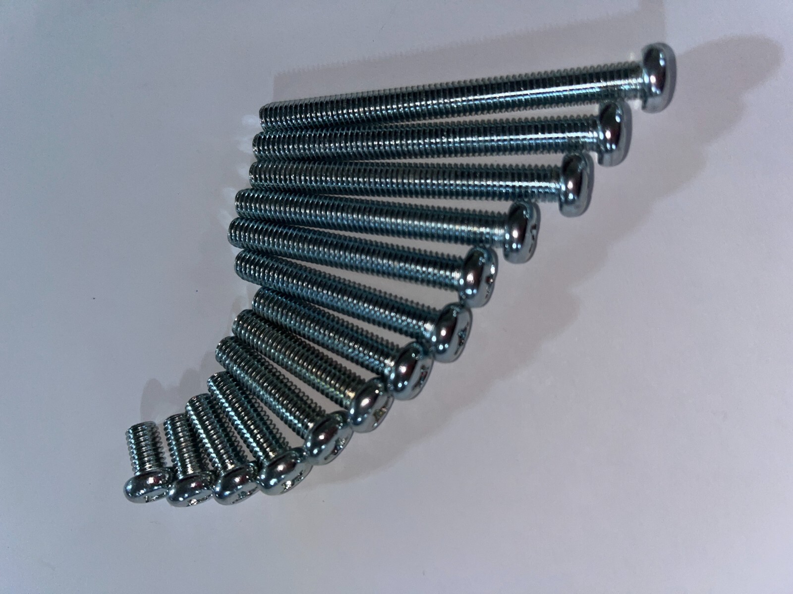 1EA NEW 6MM PAN HEAD SCREW PICK LENGTH 10 12 16 20 25 28 30 35 40 45 50 ...