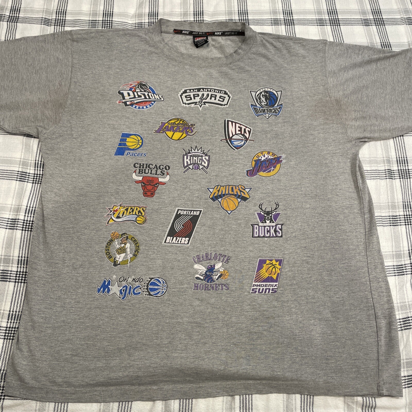 Vintage Nike NBA Teams Logos T Shirt Size XXL - Gem