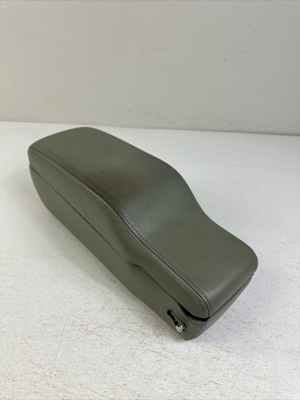 95-03 Buick Park Avenue Center Console Armrest Lid Storage Cup Leather ...