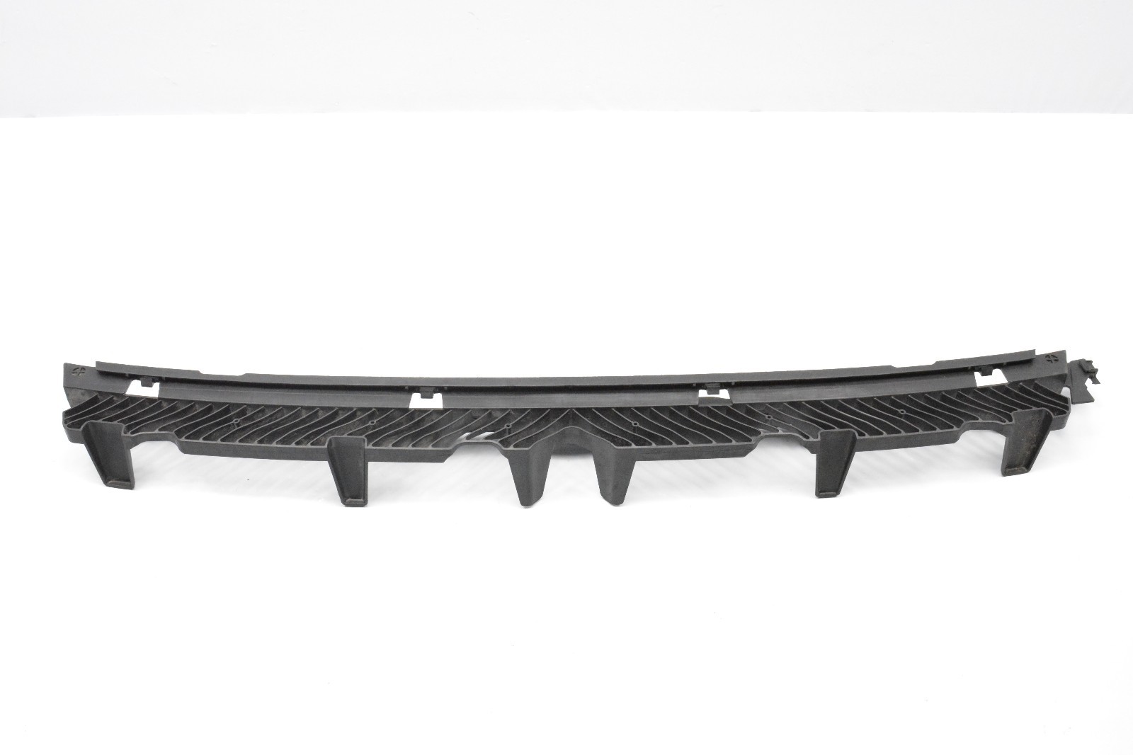 VOLKSWAGEN PASSAT B8 2014 ONWARDS REAR BUMPER MOUNTING MIDDLE BRACKET ...