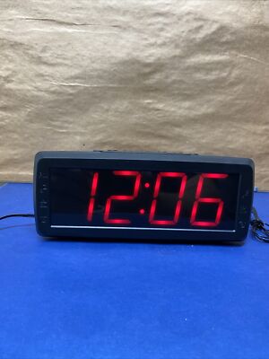 ONN AM/FM Digital Alarm Clock Radio with Large Display Good Condition ...