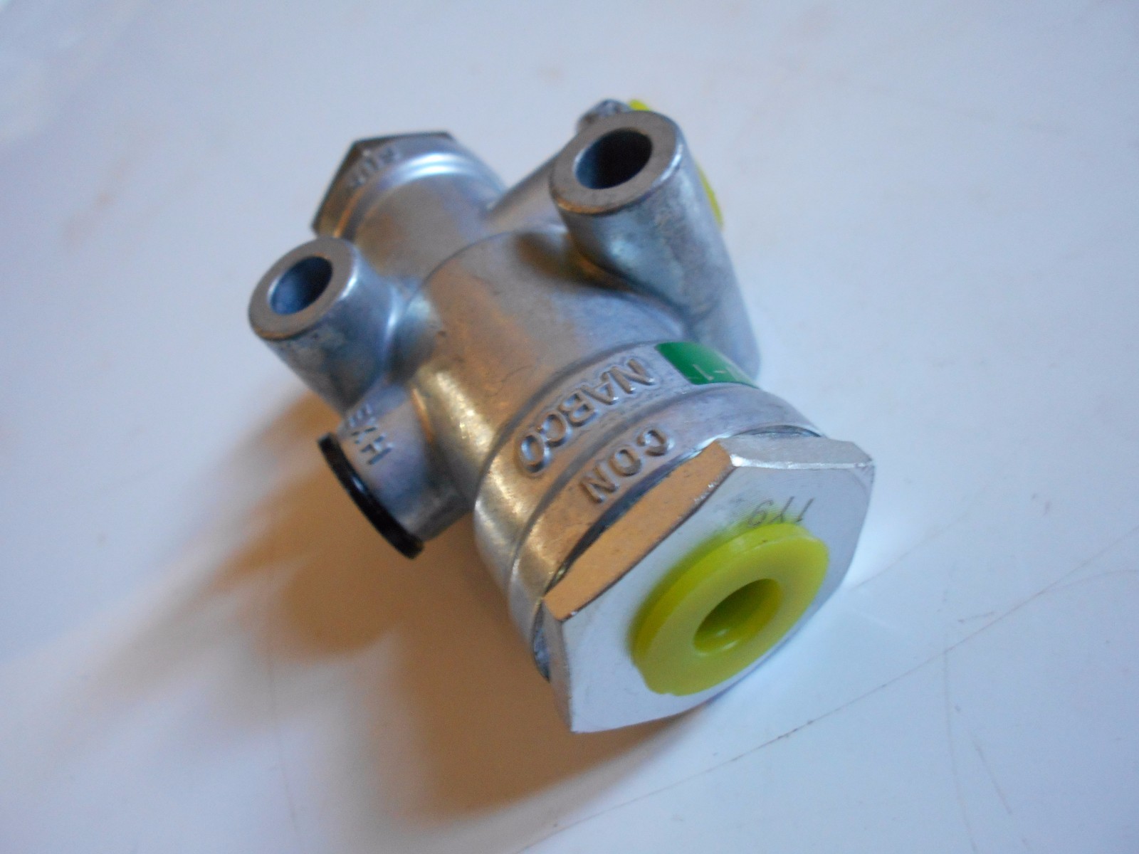 KOMATSU 561-35-32400 VALVE ASSEMBLY NABTESCO JAPAN 459-000-30140 NEW | eBay