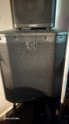 Harbinger VARI VS18 18" Powered Subwoofer With DSP and Casters - Black ...