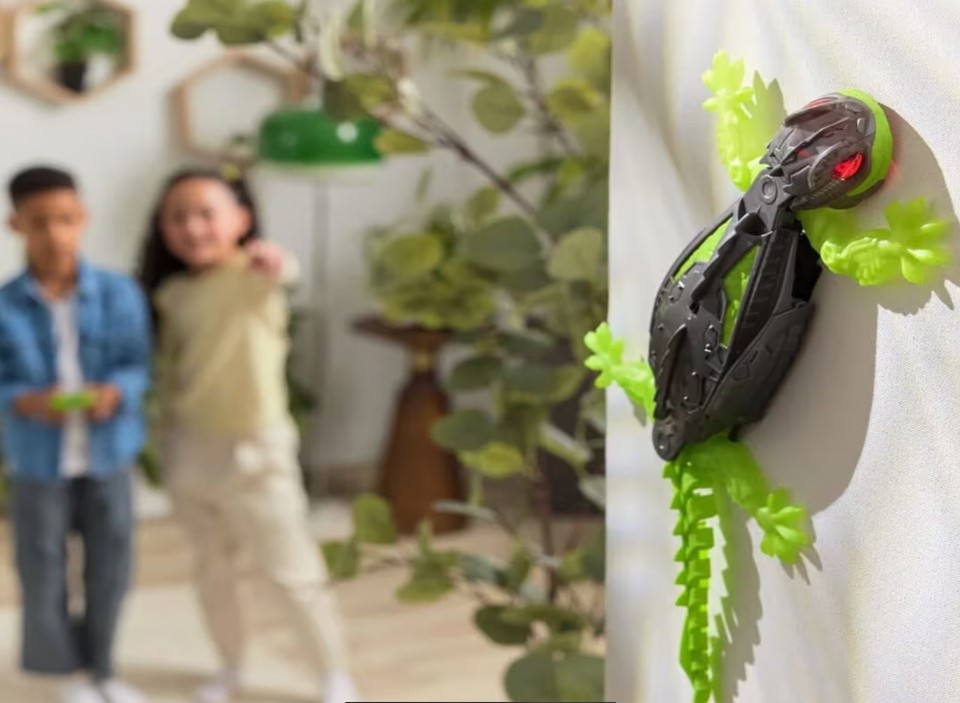 Hex Bots Gecko Wall Crawler Remote Control Green Toy Kids/Children 4y ...