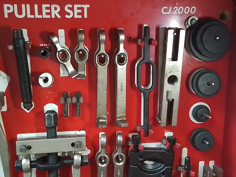SNAP ON CJ2000 INTERCHANGEABLE MASTER PULLER SET W/ TOOL BOARD,CABINET & 1 KEY | eBay